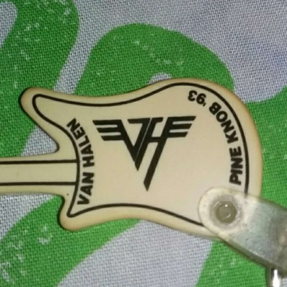 1993 Van Halen Pine Knob Guitar Tour Keychain - Gem